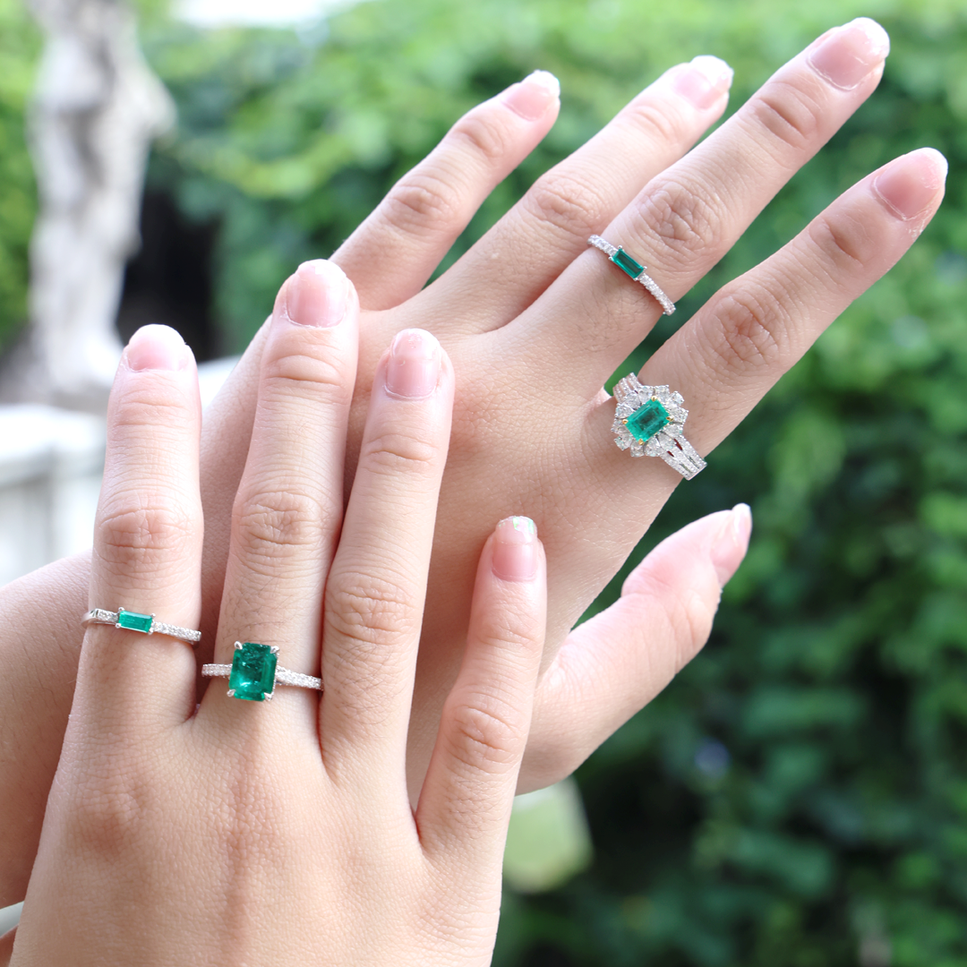 Julie Diamond Ring With Emerald (P2212140008)